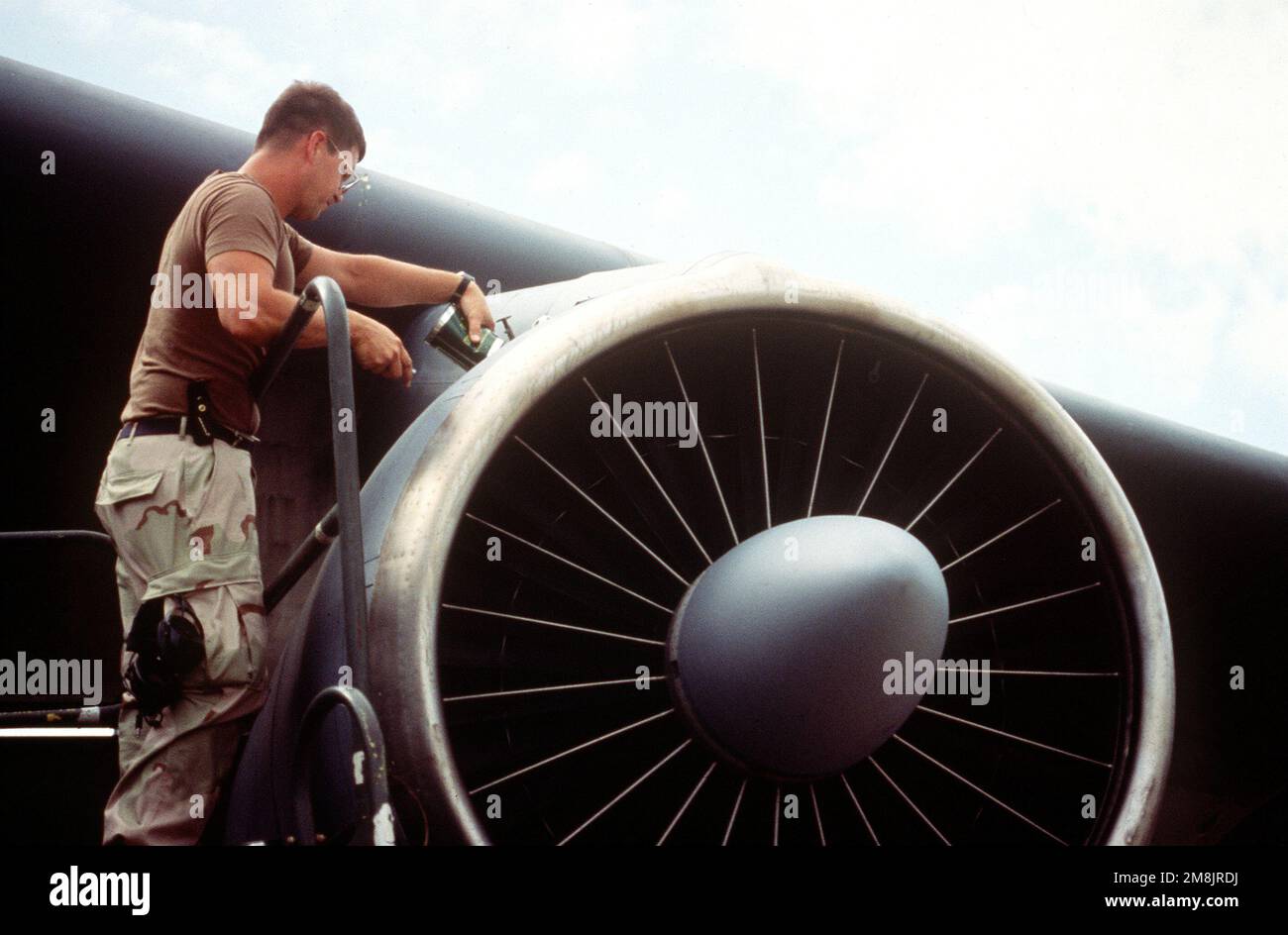 436th aircraft maintenance squadron -Fotos und -Bildmaterial in hoher ...