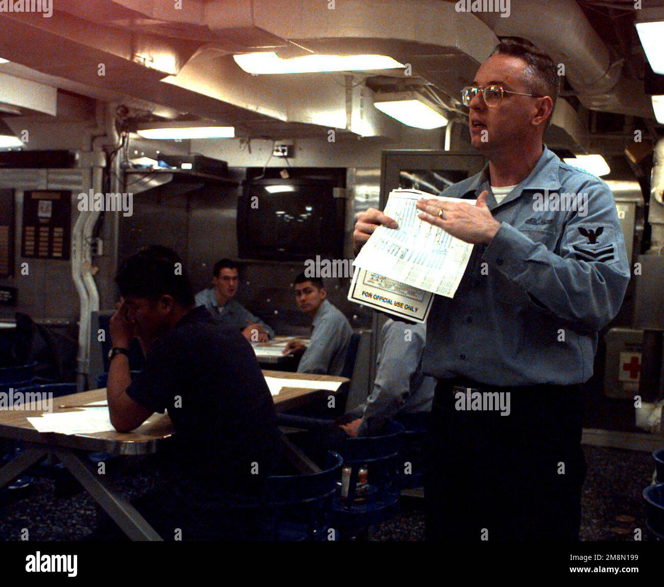 An Bord des Arleigh Burke Class Guided Missile Destroyer, USS JOHN S ...