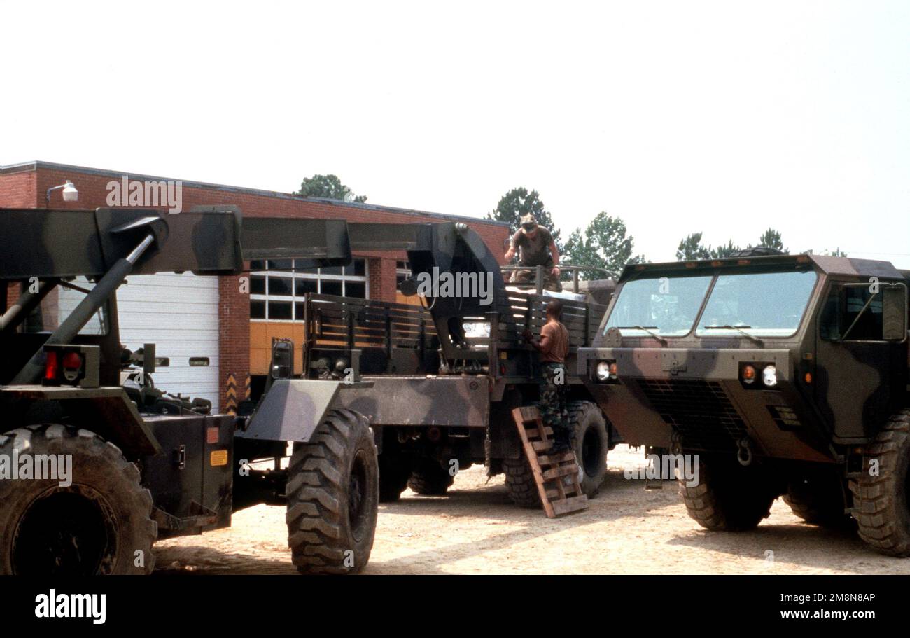 All terrain armee lifter system -Fotos und -Bildmaterial in hoher ...