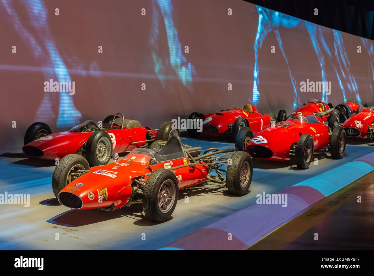 Oldtimer rennwagen -Fotos und -Bildmaterial in hoher Auflösung – Alamy