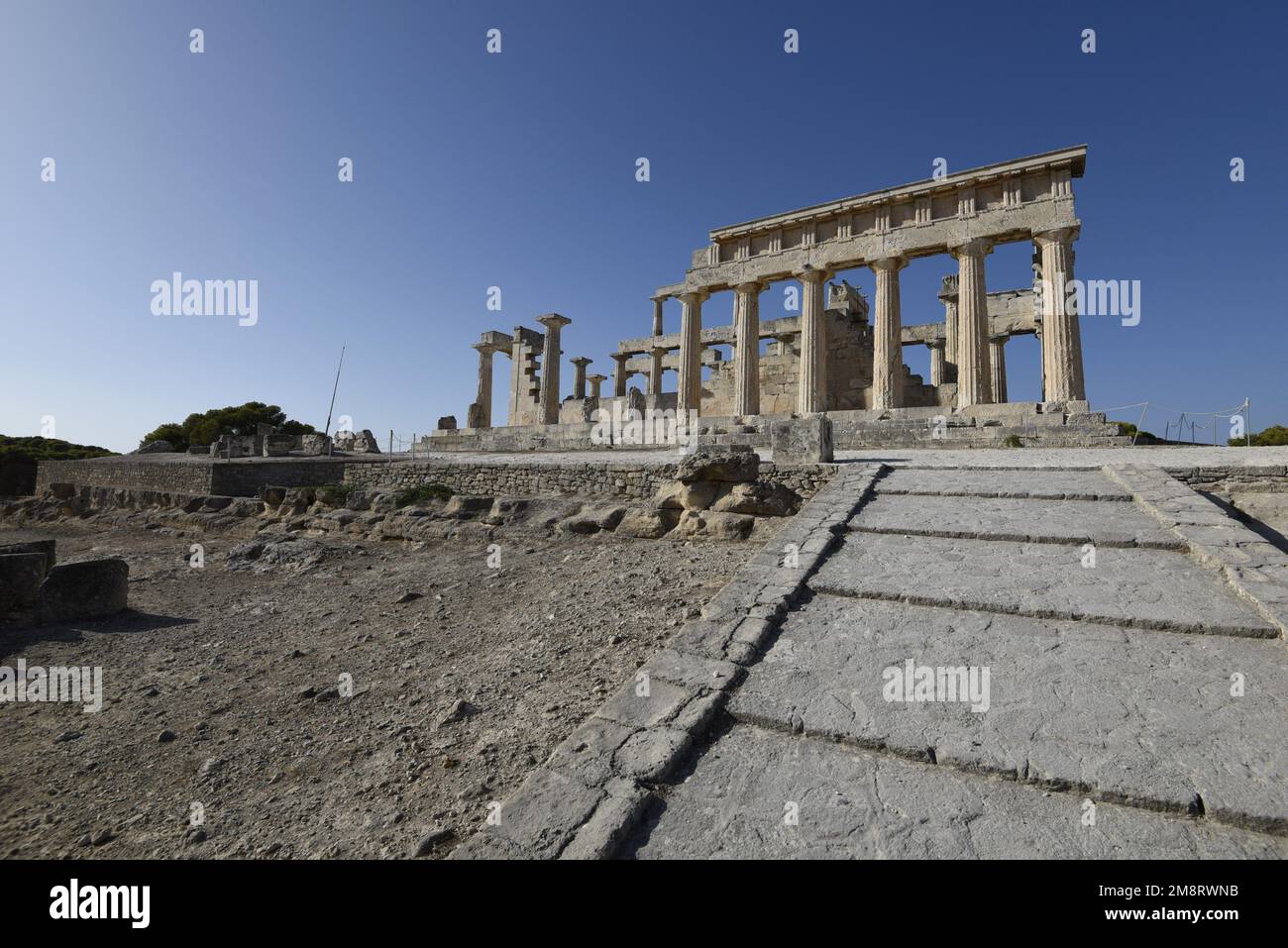 Landschaft mit malerischem Blick auf den Tempel der Aphaia, ein ...