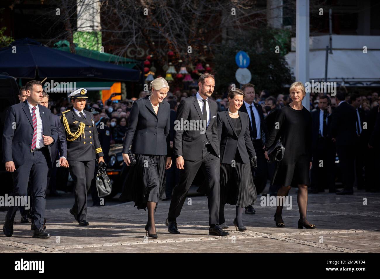 Athen, Griechenland. 16. Januar 2023. Kronprinzessin Mette-Marit, Kronprinz Haakon und seine ...