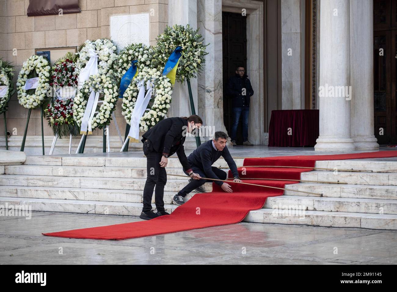 Athen, Griechenland. 16. Januar 2023. In der Metropolitan Cathedral befindet sich ein roter ...