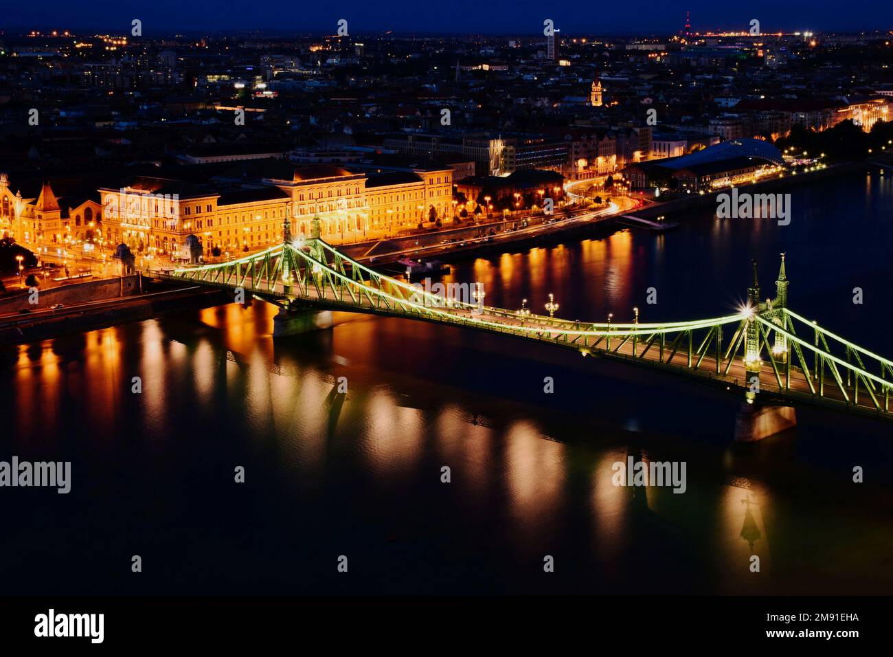 Langzeitbelichtung am ufer der donau -Fotos und -Bildmaterial in hoher ...