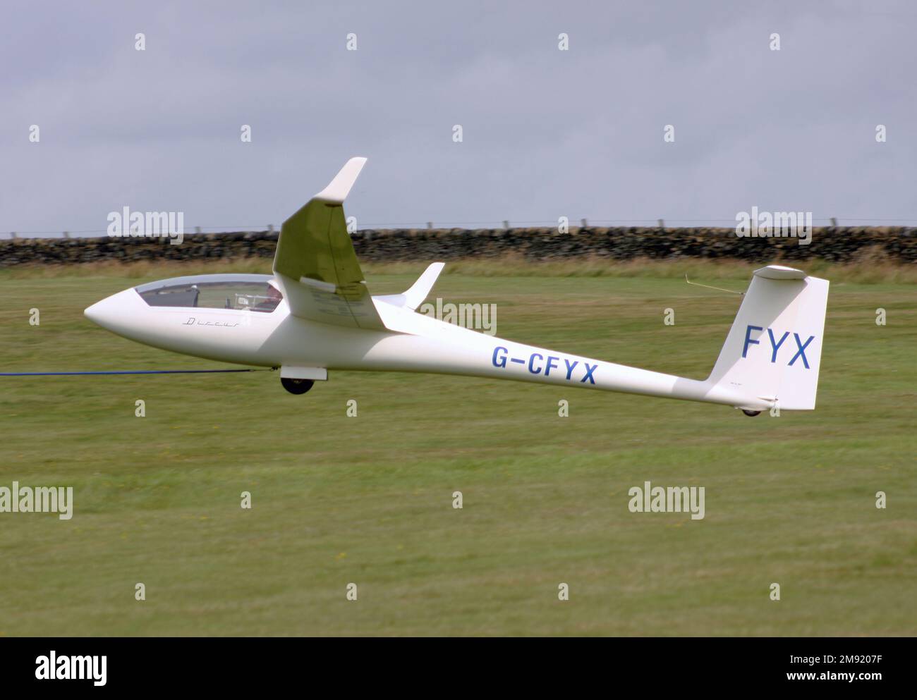 Segelflugzeug startet -Fotos und -Bildmaterial in hoher Auflösung – Alamy