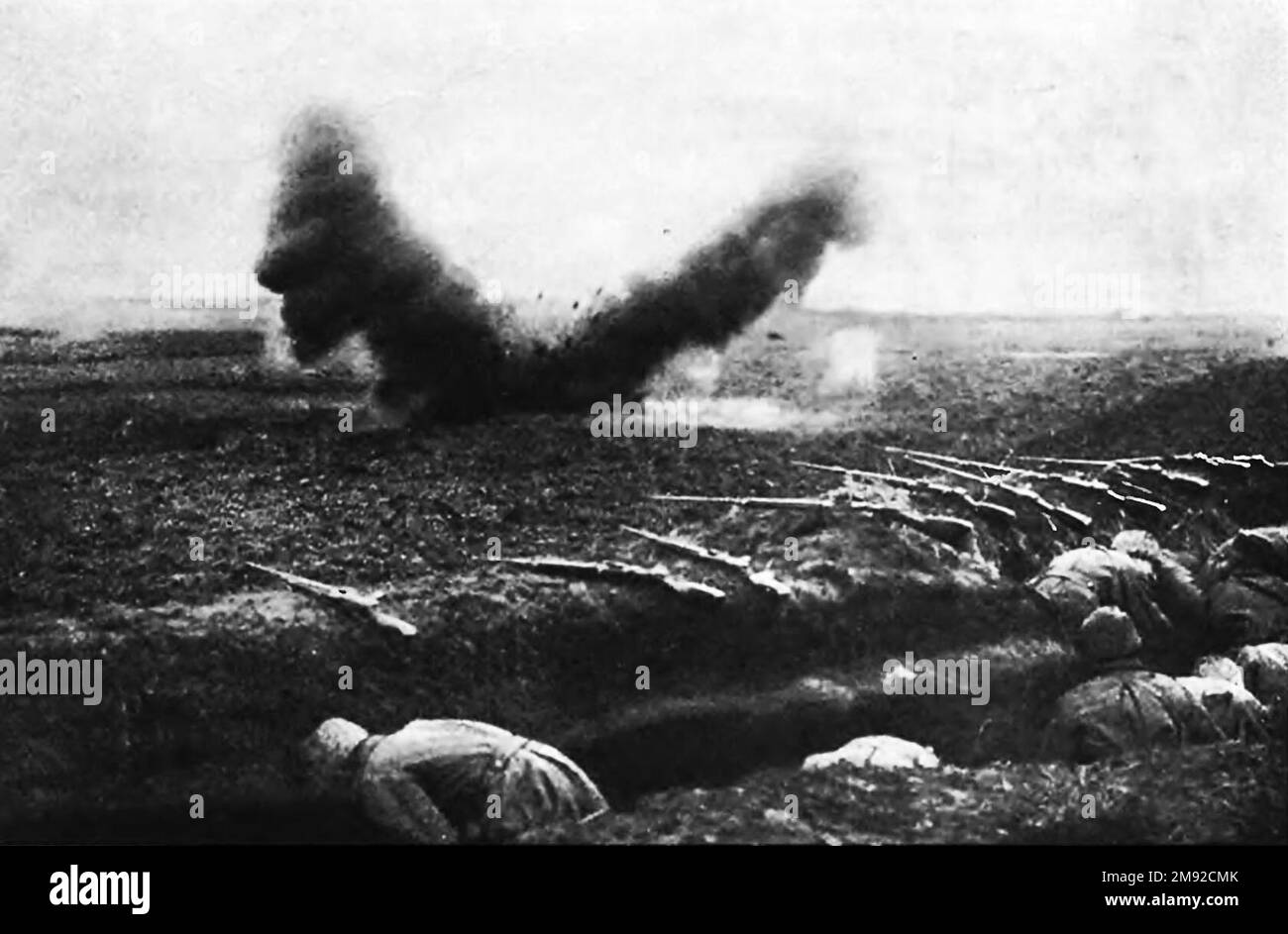 Explosion einer schweren artilleriegranate -Fotos und -Bildmaterial in ...