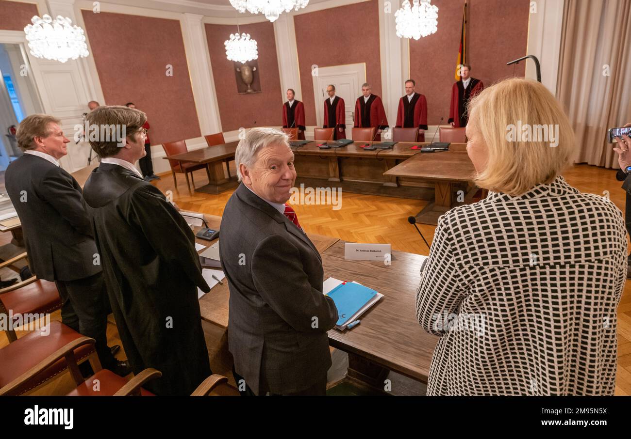 17. Januar 2023, Bayern, München: Die Kläger Margarete und Andreas ...