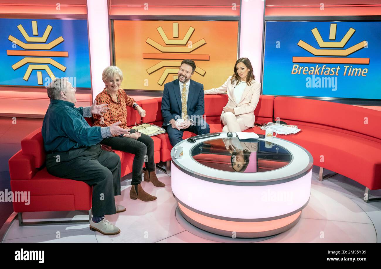 (Von links nach rechts) Astrologe Russell Grant, ehemalige Moderatorin ...