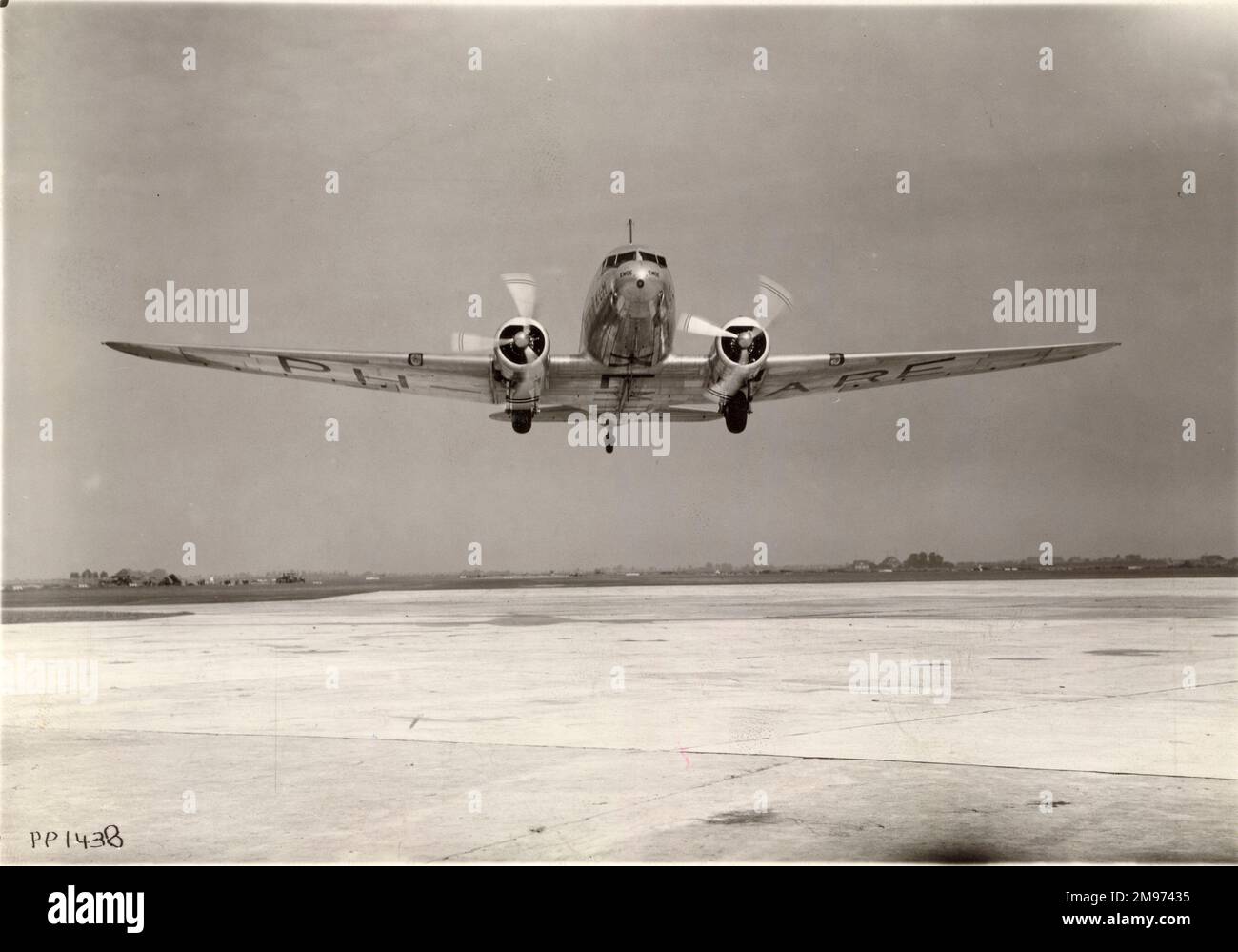 Douglas dc 3 flugzeuge -Fotos und -Bildmaterial in hoher Auflösung – Alamy