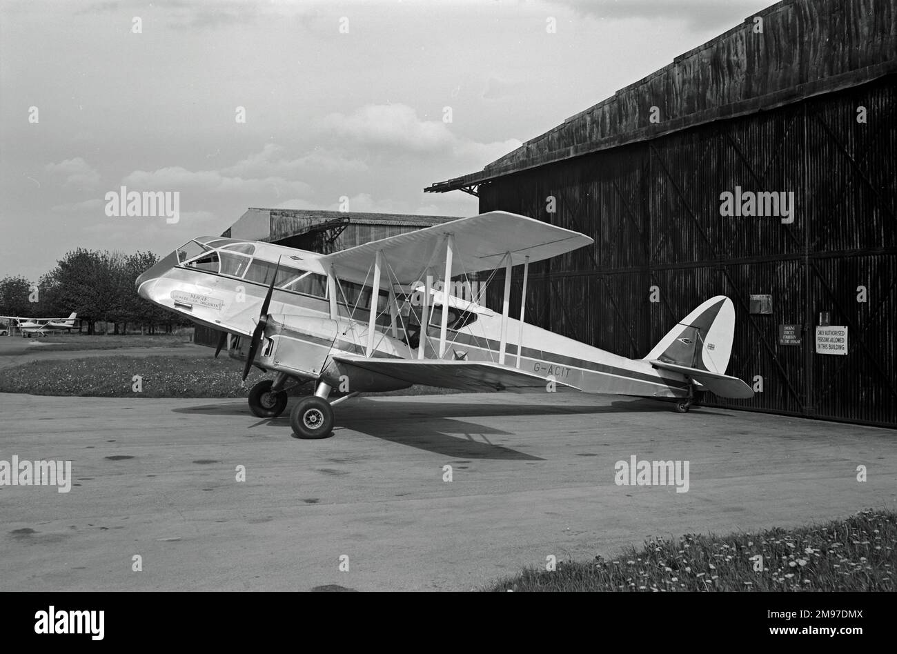 De Havilland Dragon G-ACIT im Besitz von Beagle Aircraft Ltd. Am 13 ...