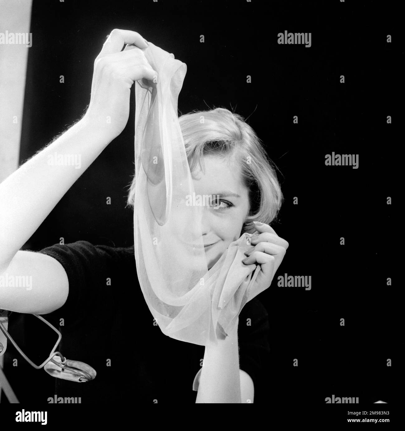 Nylon strümpfe 1950s -Fotos und -Bildmaterial in hoher Auflösung – Alamy