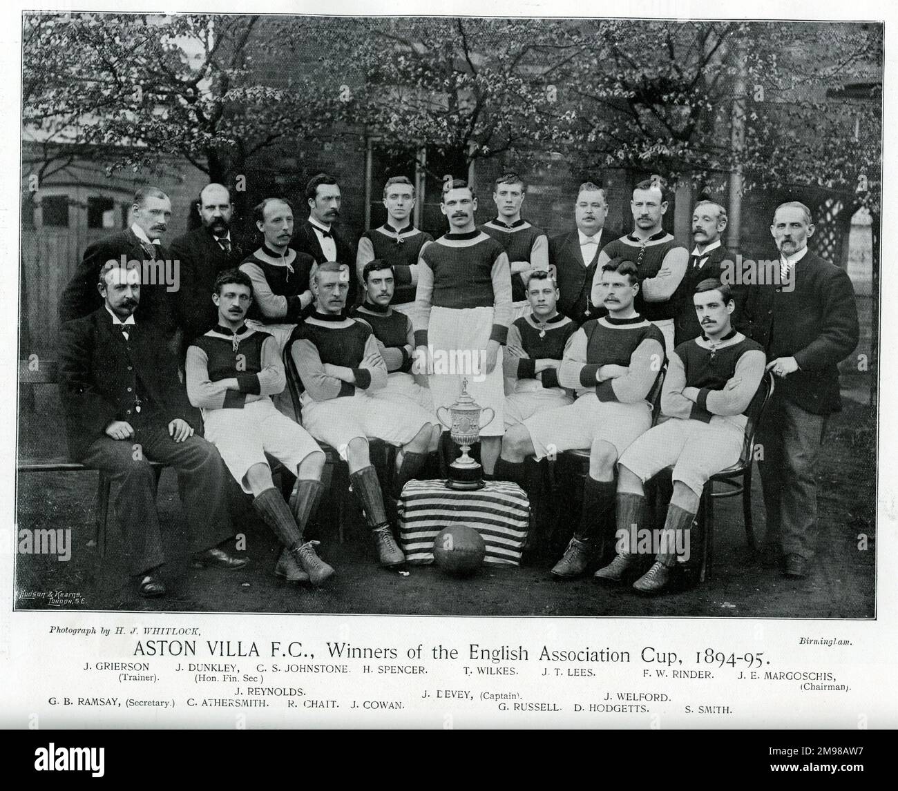 Aston villa vorsitzender -Fotos und -Bildmaterial in hoher Auflösung ...