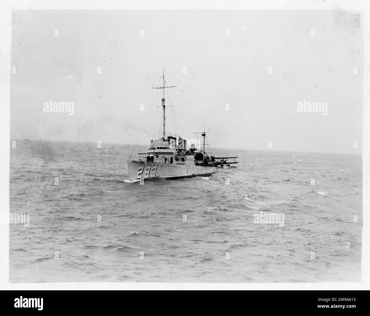 Navy destroyer -Fotos und -Bildmaterial in hoher Auflösung – Alamy