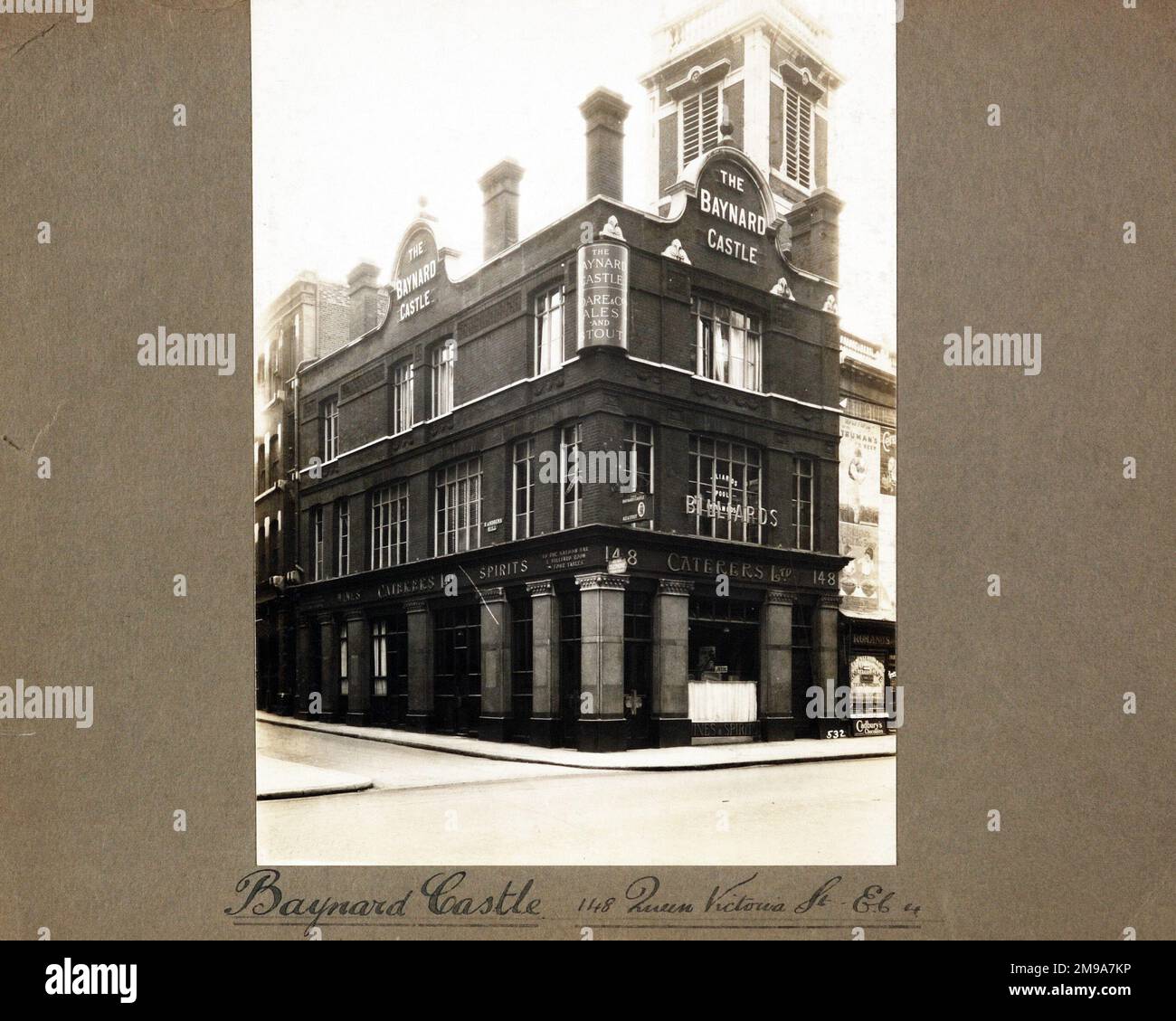 Foto von Baynard Castle PH, EC4, London. Die Hauptseite des Aufdrucks ...