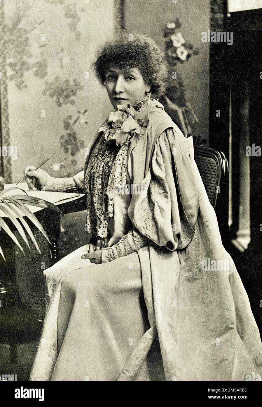 Schauspielerin sarah bernhardt -Fotos und -Bildmaterial in hoher ...