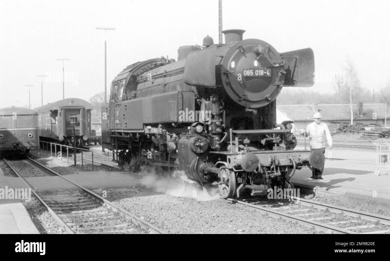 Deutsche Bundesbahn (DB - Deutsche Bundesbahn) Dampflokomotive '065 018 ...