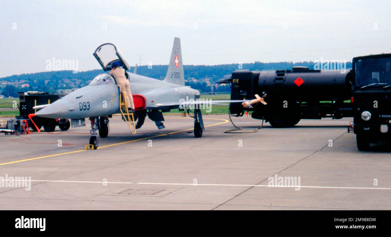 Aeree svizzere -Fotos und -Bildmaterial in hoher Auflösung – Alamy
