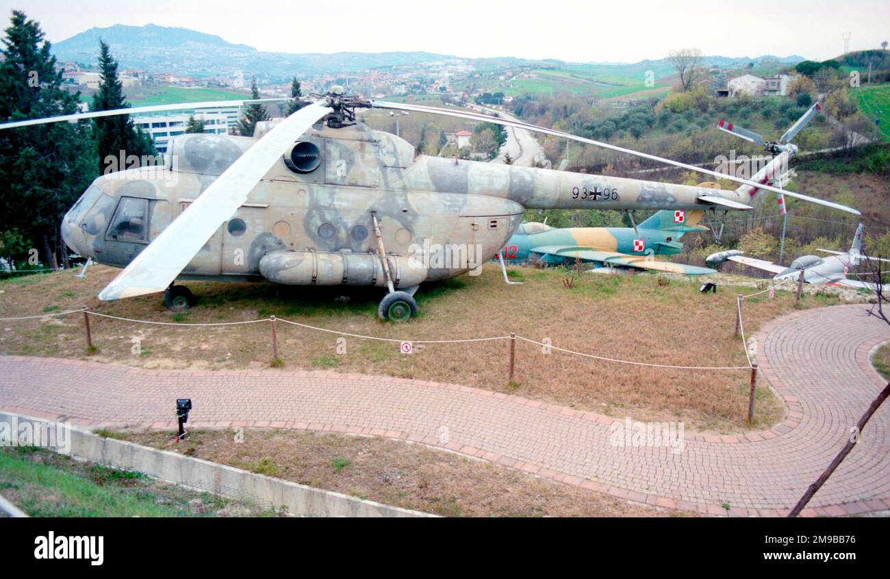 MIL Mi-9 93+96 (msn 340003, alias Mi-8IV)), Command Post-Version ...