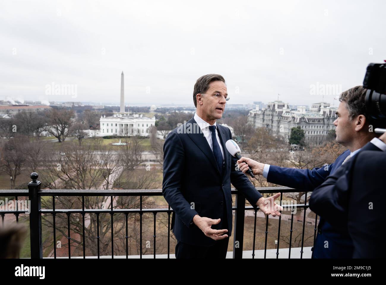 WASHINGTON - Premierminister Mark Rutte spricht mit der Presse nach ...