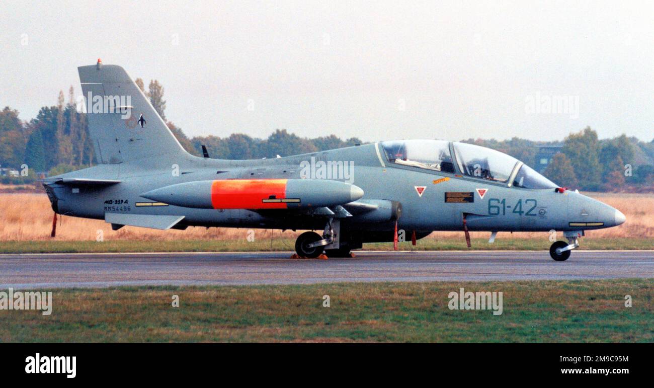 Von 61 stormo -Fotos und -Bildmaterial in hoher Auflösung – Alamy