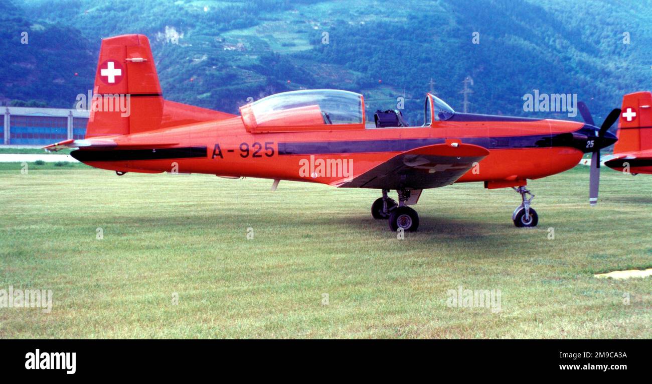 Swiss Air Force - Pilatus PC-7 Turbo Trainer A-925 (msn 333) in Alpnach ...