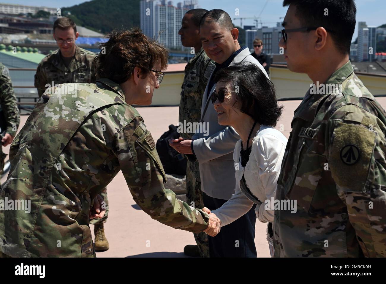 USA General der Luftwaffe Jacqueline D. Van Ovost, Commander, USA Transportation Command ...