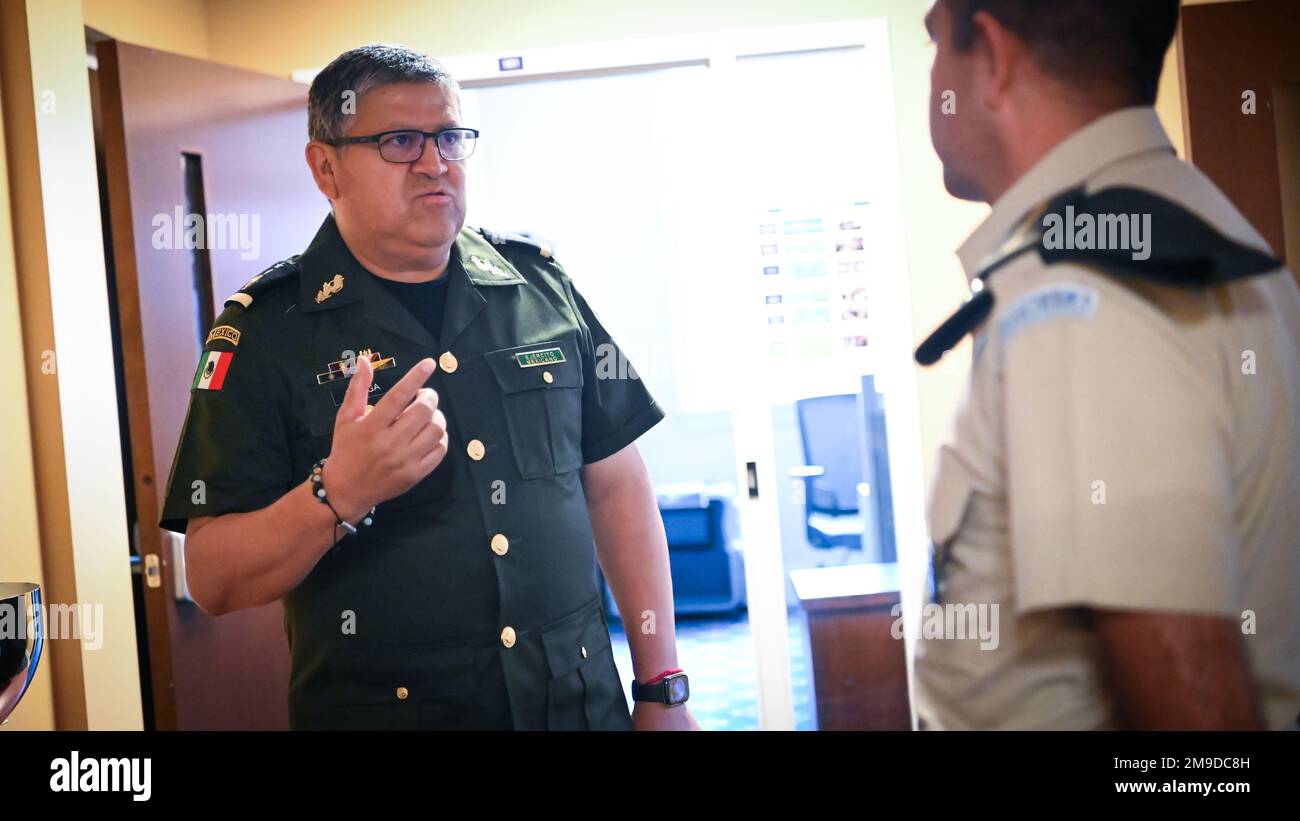 Inter-American Defense College Leadership begrüßt Colonel Pablo De Leon ...
