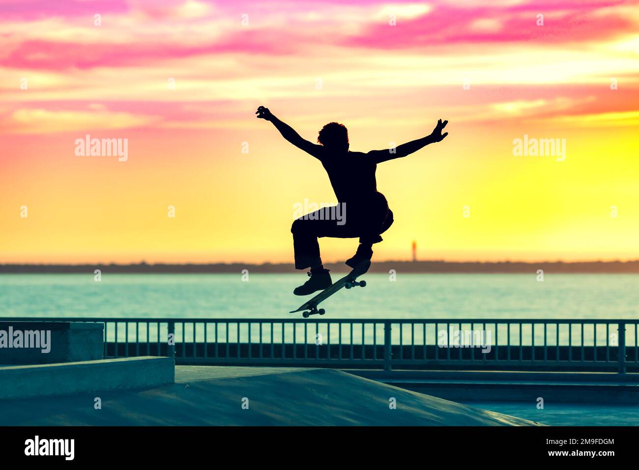 Scooter tricks -Fotos und -Bildmaterial in hoher Auflösung – Alamy