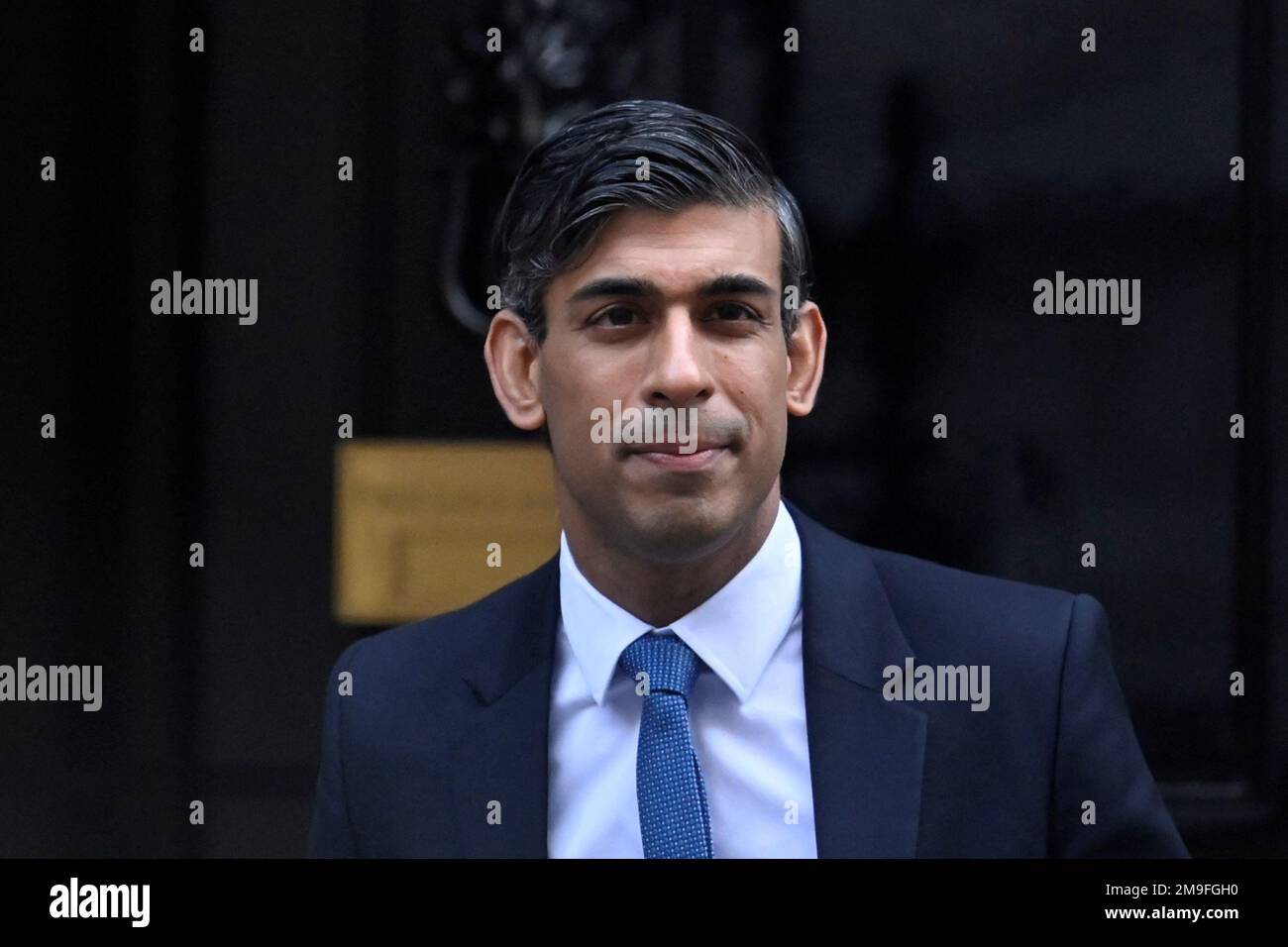 Der britische Premierminister Rishi Sunak verlässt die Downing Street ...