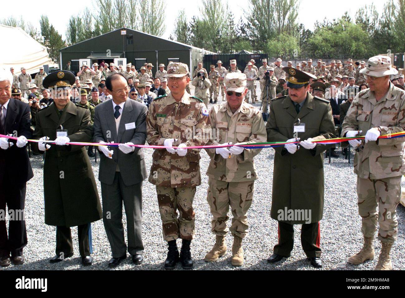 020413-F-5701K-002. Betreff Operation/Serie: ENDURING FREEDOM 2002 ...