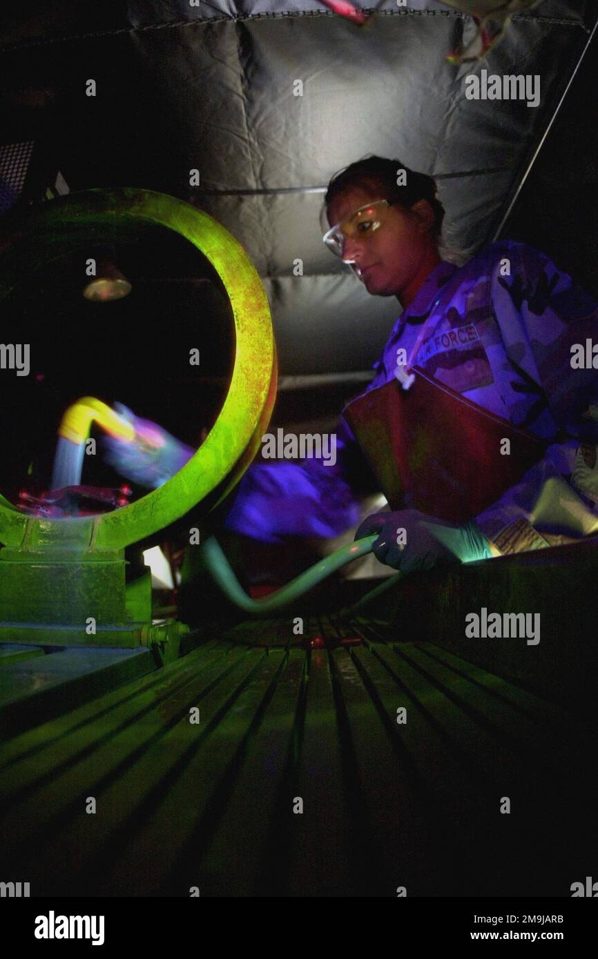 Magnetic particle inspection -Fotos und -Bildmaterial in hoher ...