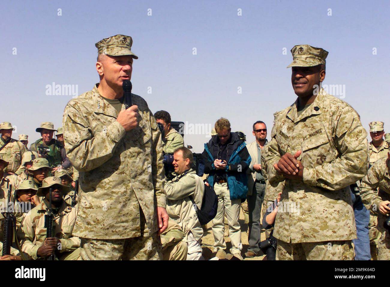 Personal des US Marine Corps (USMC) im 5. Marineregiment, 1. Marine ...