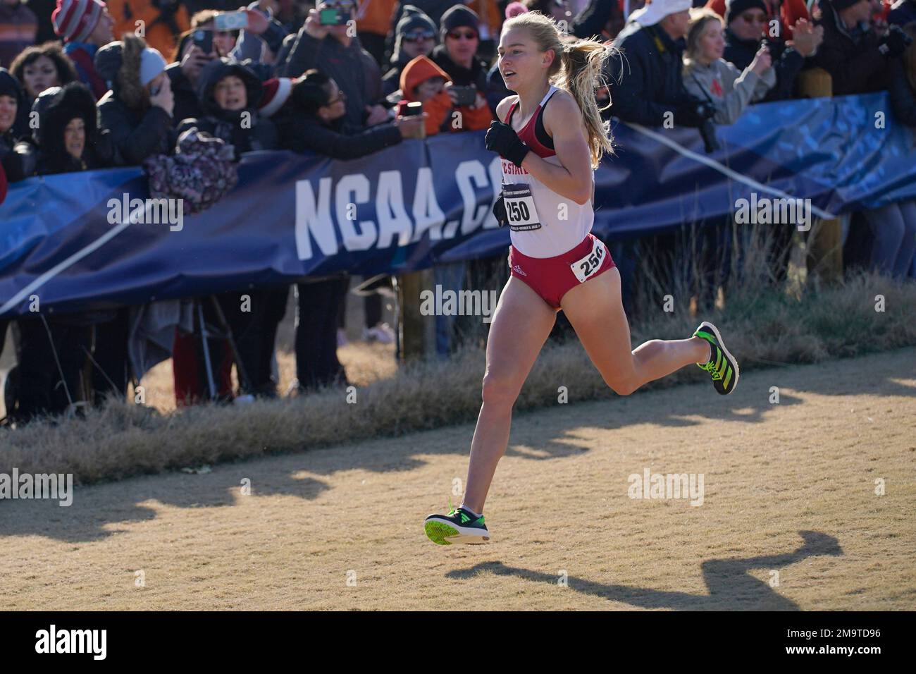 North Carolina State's Katelyn Tuohy heads to the finish line to win ...