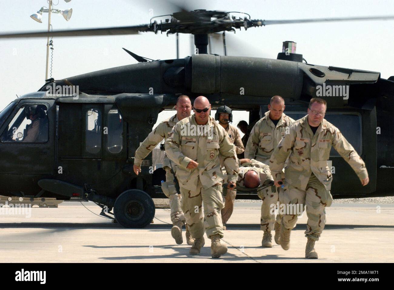 040626-F-3715H-023. [Complete] Szene Caption: US Air Force (USAF ...