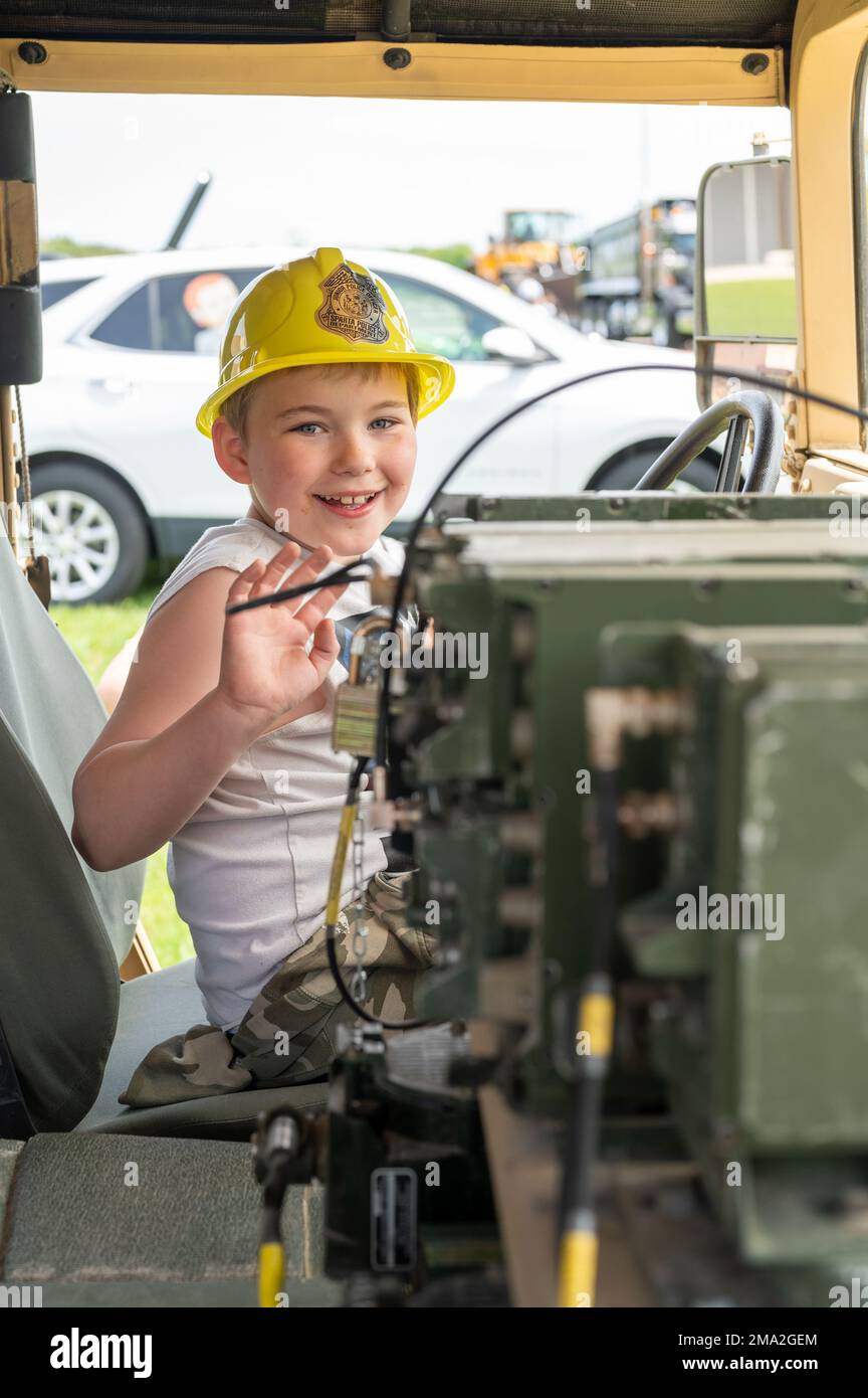 Ein Schüler der Herrman Elementary posiert für ein Foto, während er in ...