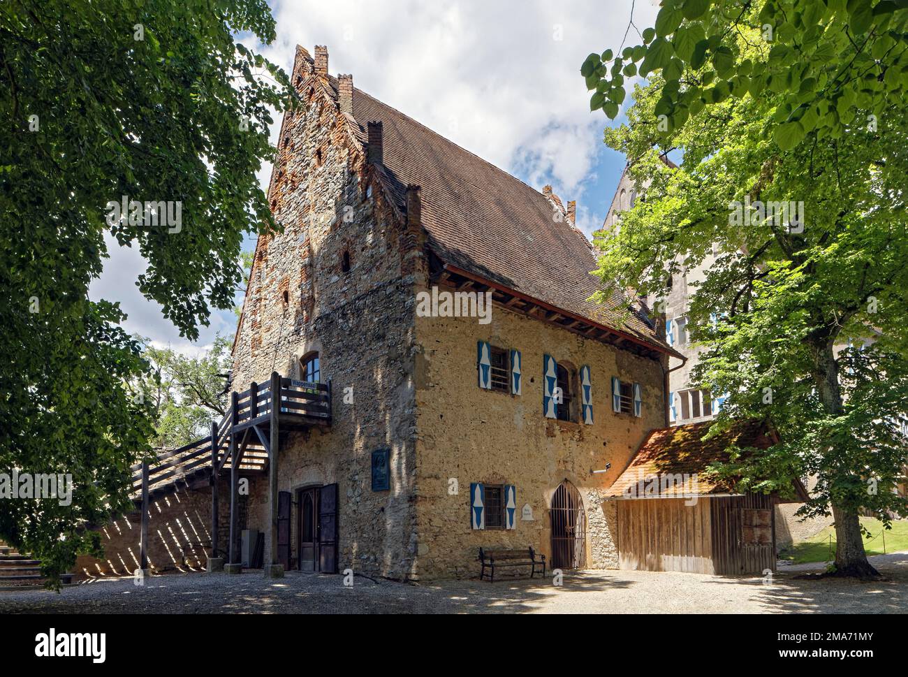 Schloss Pappenheim, um 1140 erbaut, Spornburg, Haus mit Kapelle und ...