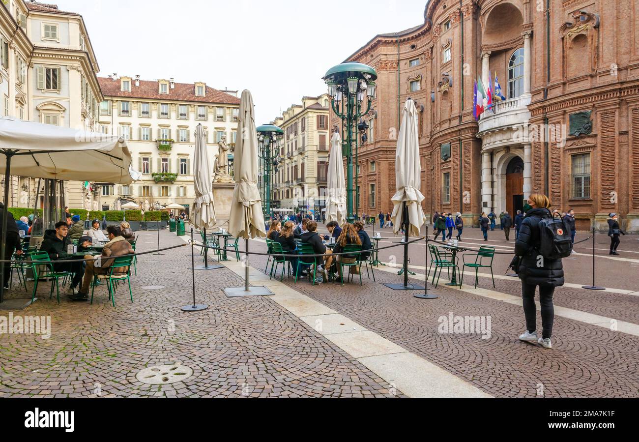 Carignano platz in turin -Fotos und -Bildmaterial in hoher Auflösung ...