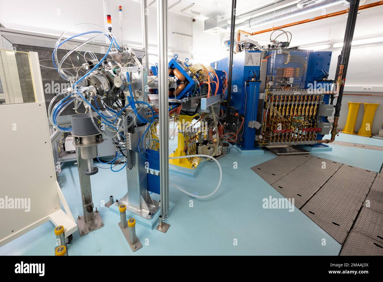 Dresden, Deutschland. 19. Januar 2023. Ein Zyklotron zur Herstellung ...