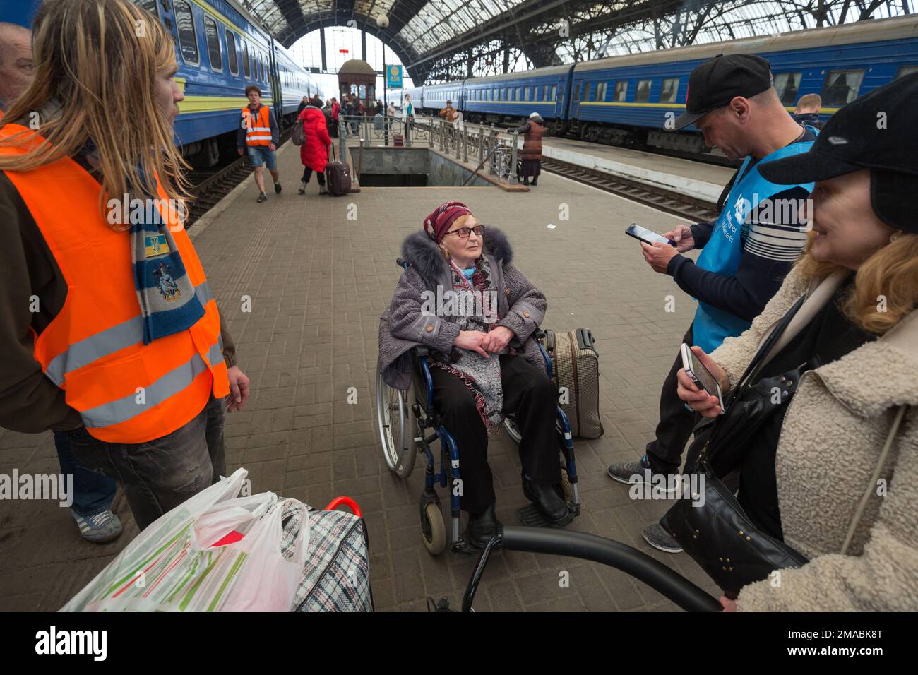 15.04.2022, Ukraine, Oblast, Lemberg – Ukrainische Kriegsflüchtlinge ... 15.04.2022, Ukraine, Oblast, Lemberg – Ukrainische Kriegsflüchtlinge ...