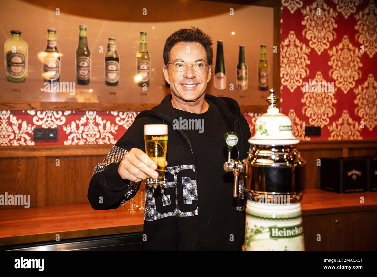 AMSTERDAM - Gerard Joling zu Beginn der Konzertreihe Holland zingt ...
