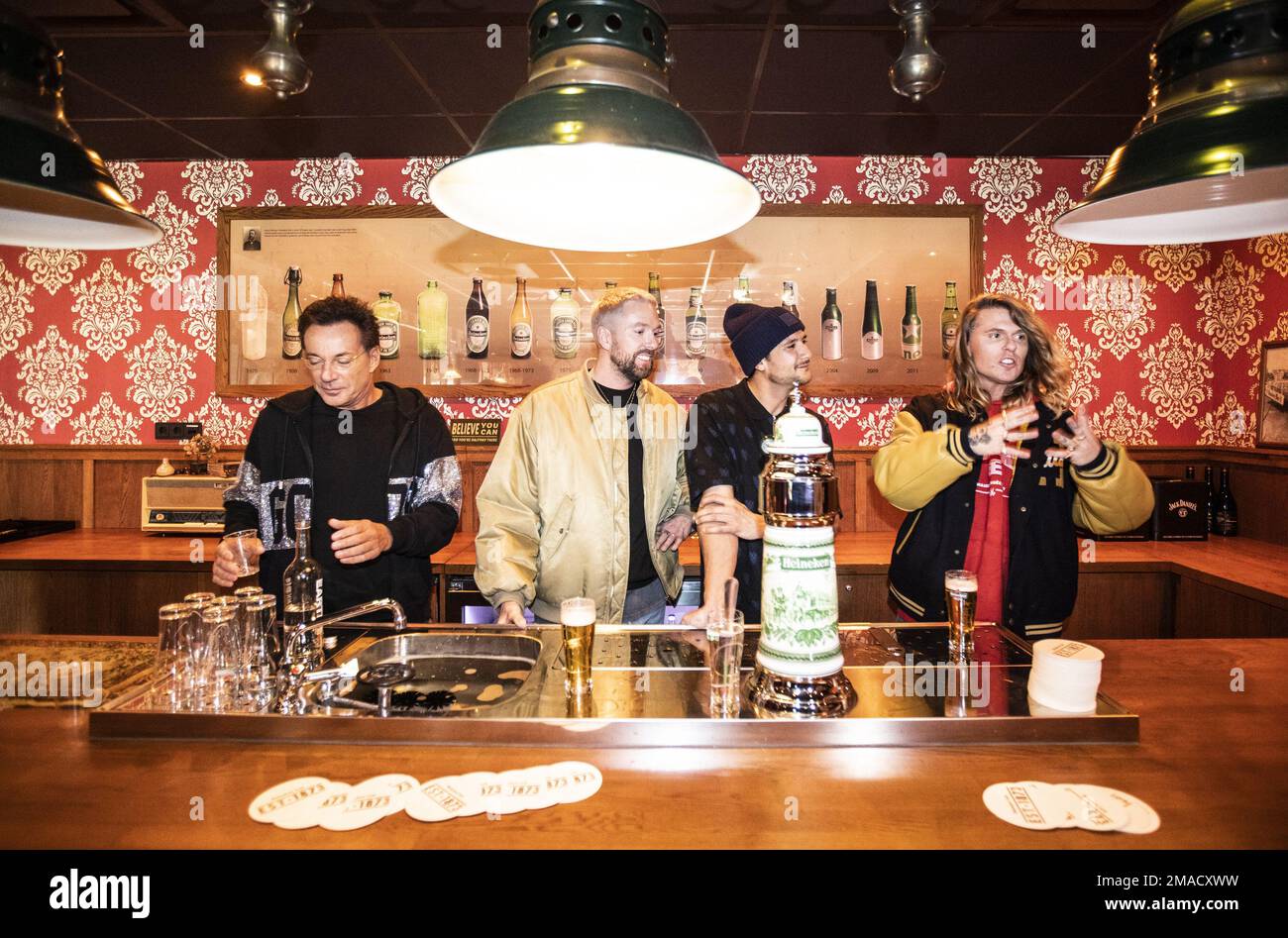 AMSTERDAM - Gerard Joling und Kris Kross Amsterdam zu Beginn der ...