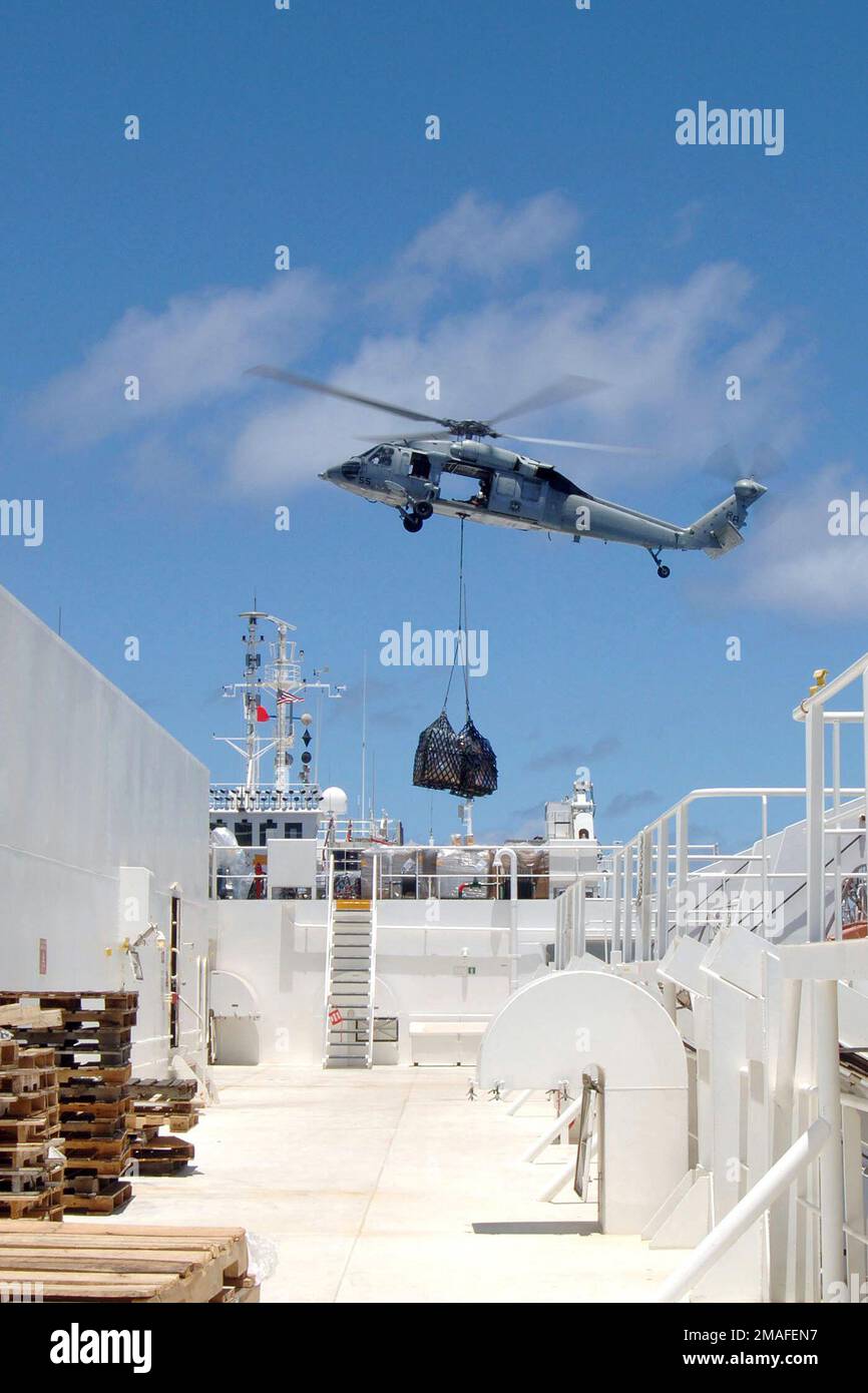 060514-N-6501M-001. [Complete] Szene Caption: Ein US Navy (USN) MH-60 ...