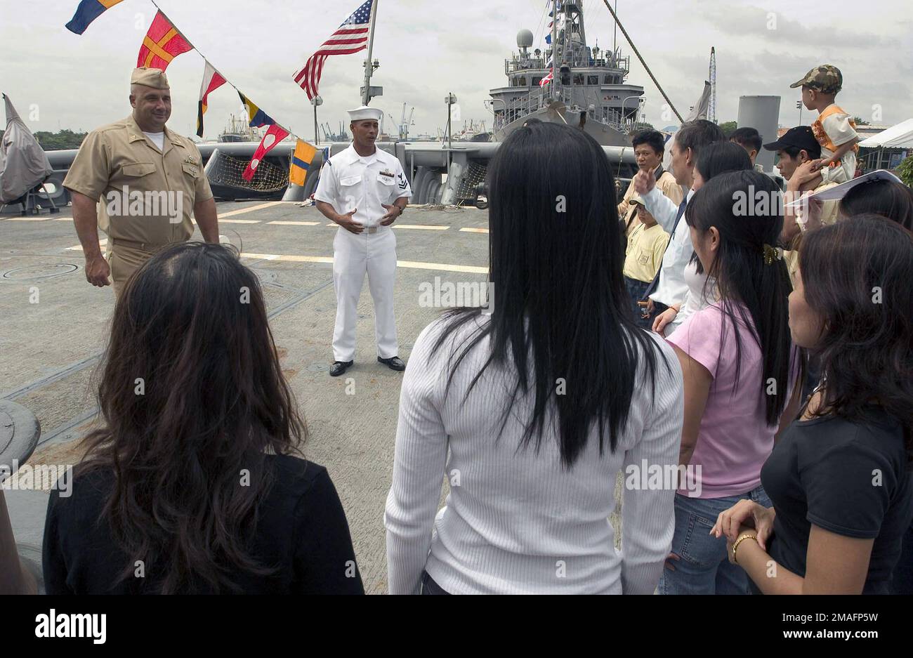 Uss salvor ars 52 -Fotos und -Bildmaterial in hoher Auflösung – Alamy