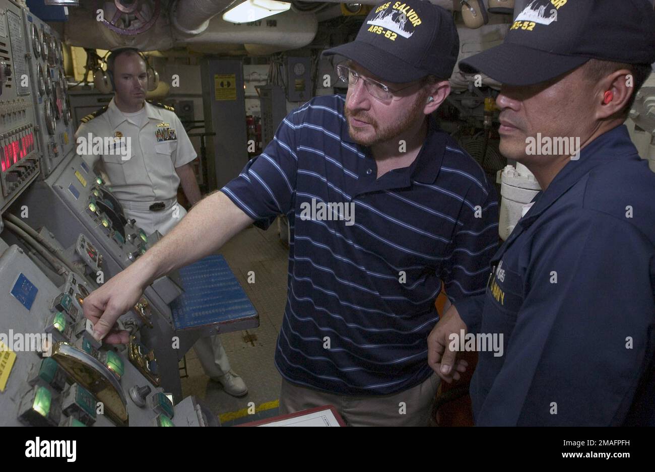 Uss salvor ars 52 -Fotos und -Bildmaterial in hoher Auflösung – Alamy