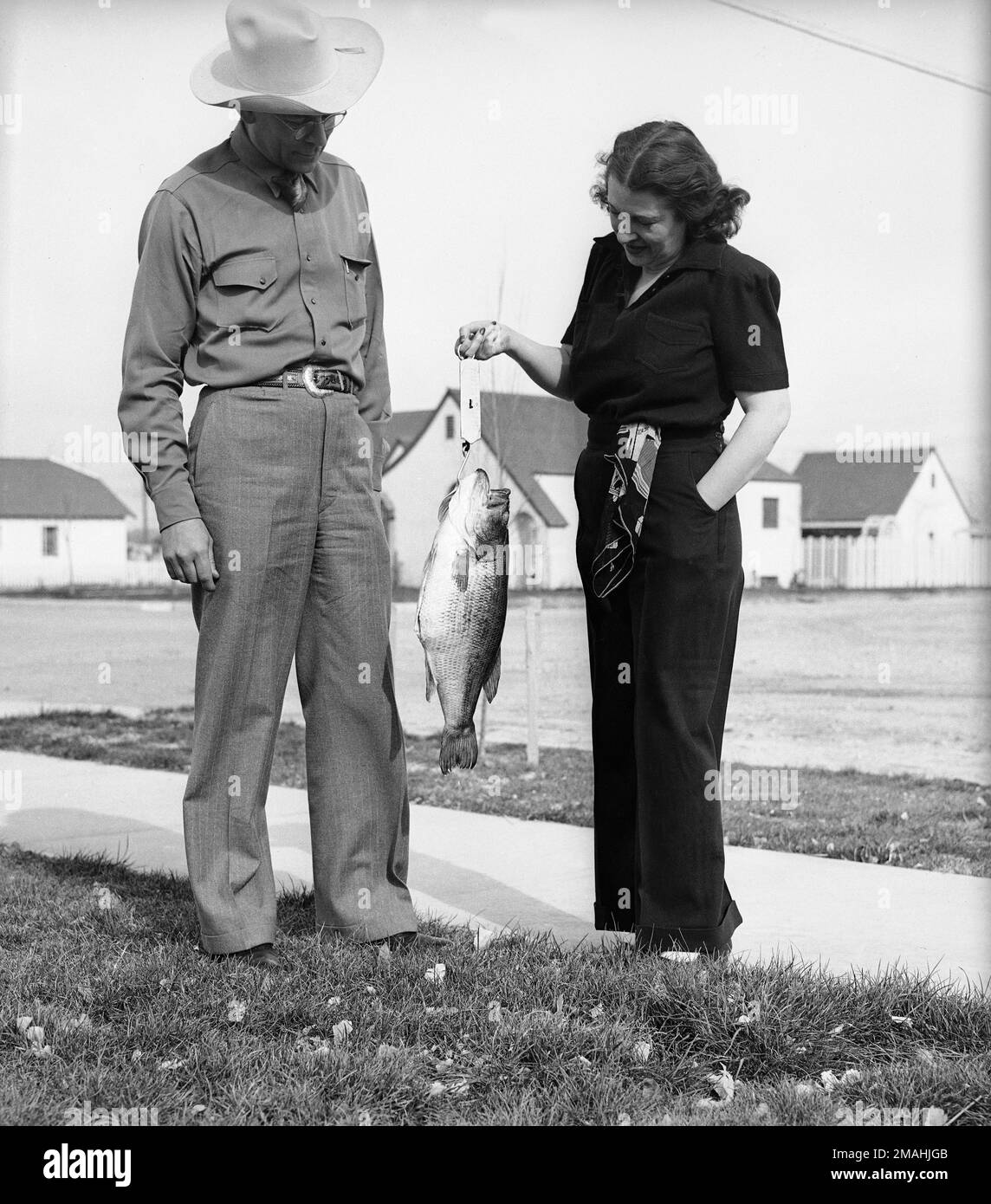 Maria Gable, estranged wife of actor Clark Gable, helps Oliver Goerman ...
