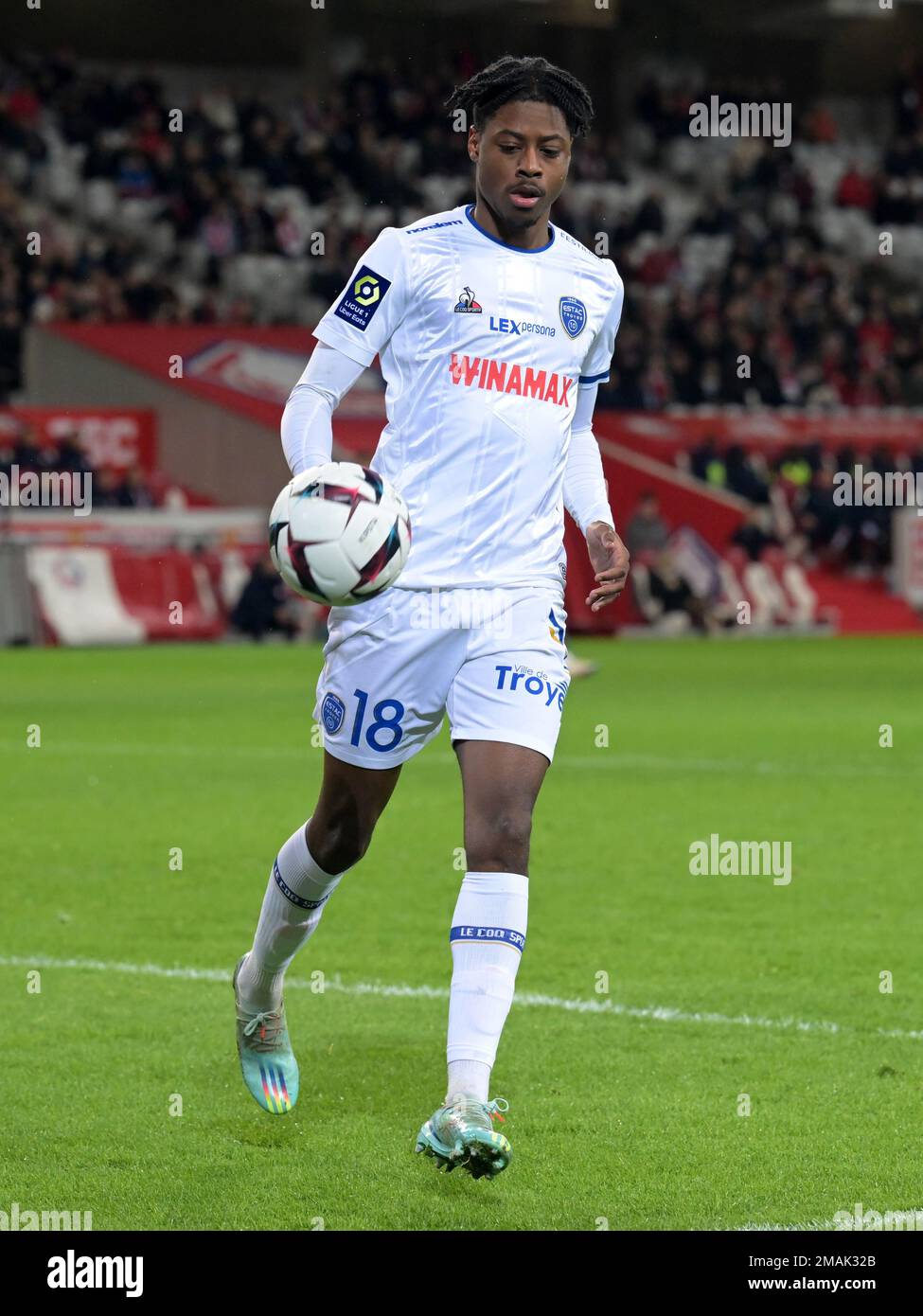 LILLE - Thierno Balde von Estac Troyes während des Spiels der ...