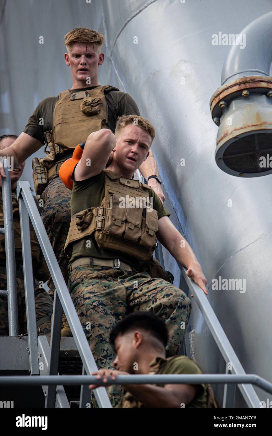 USA Marinekorps Sergeant Patrick Allison A Cottrell ein Mörser (oben ...