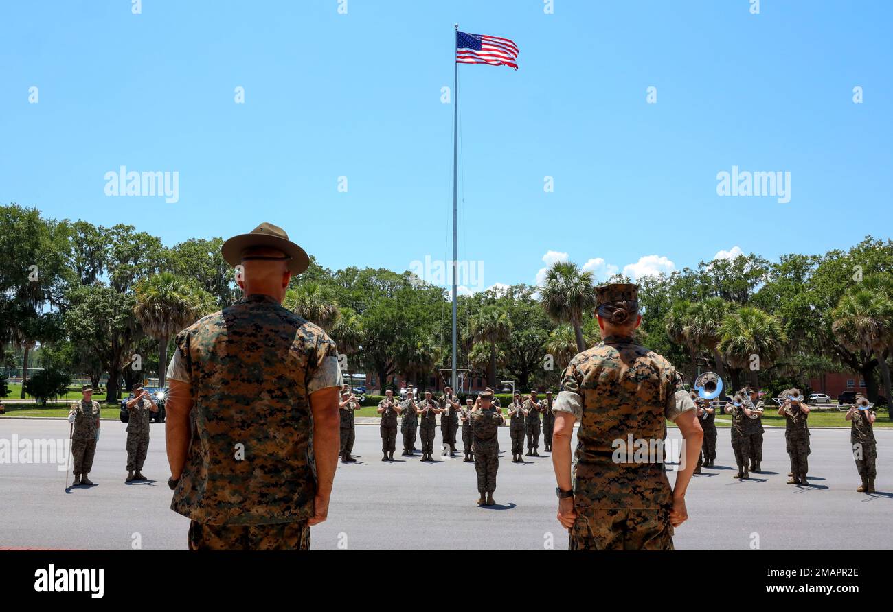 Die Parris Island Marine Band erhielt den Col. George S. Howard ...