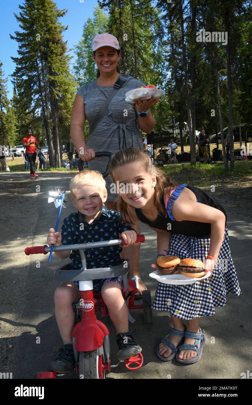 Captain Tracy Pumford, 168.-Flügel-KC-135-Stratotanker-Pilot, genießt ...