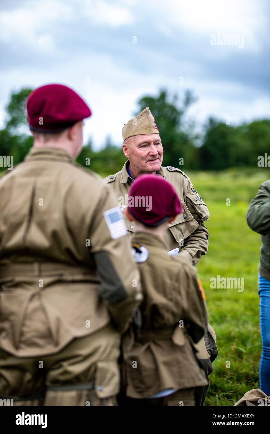 Das Liberty Jump Team, sowohl im aktiven Dienst als auch im Ruhestand ...
